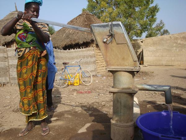Fondation Veolia | RAIL remet en service un réseau d'eau et assure sa ...